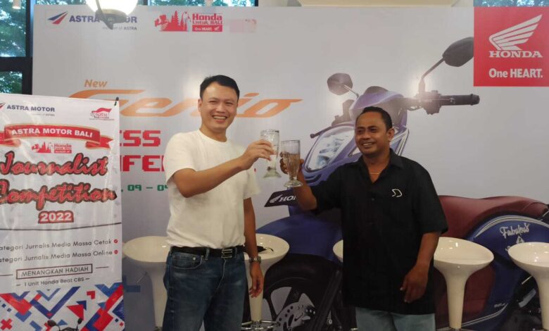 Honda Beat Hadiah Utama Journalist Competition 2022 - Bali Politika