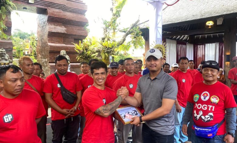 Bima Nata Sponsori Lomba Mejangka dan Ngibing Joged Bumbung - Bali Politika