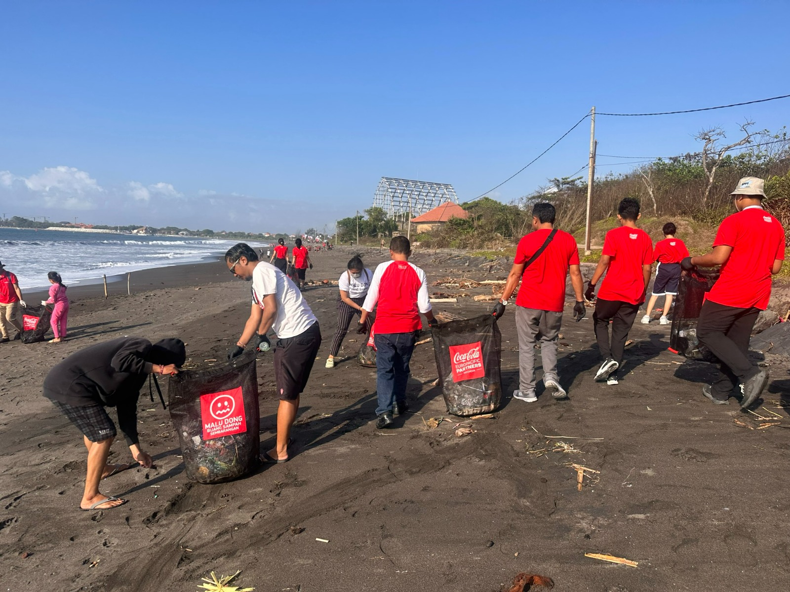 Peringati World Cleanup Day, Coca-Cola Europacific Partners Indonesia ...